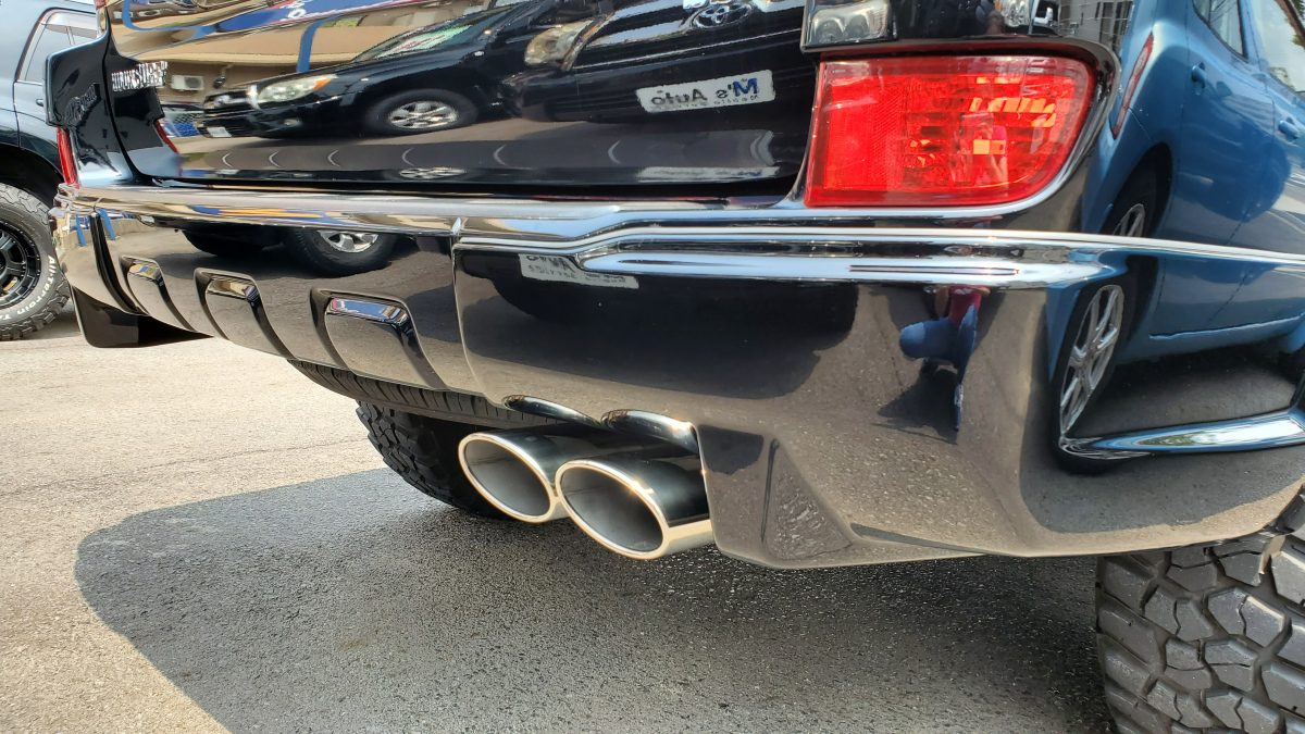 様変わりしたカスタムSUV”HILUX SURF 215″にドキッ^^ – エムズオート