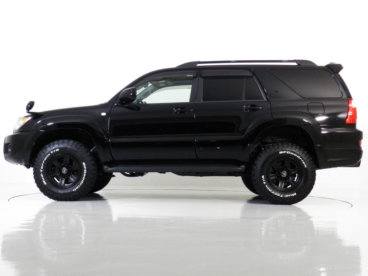 四駆らしさ全開のカスタムSUV”HILUX SURF 215″ – エムズオート